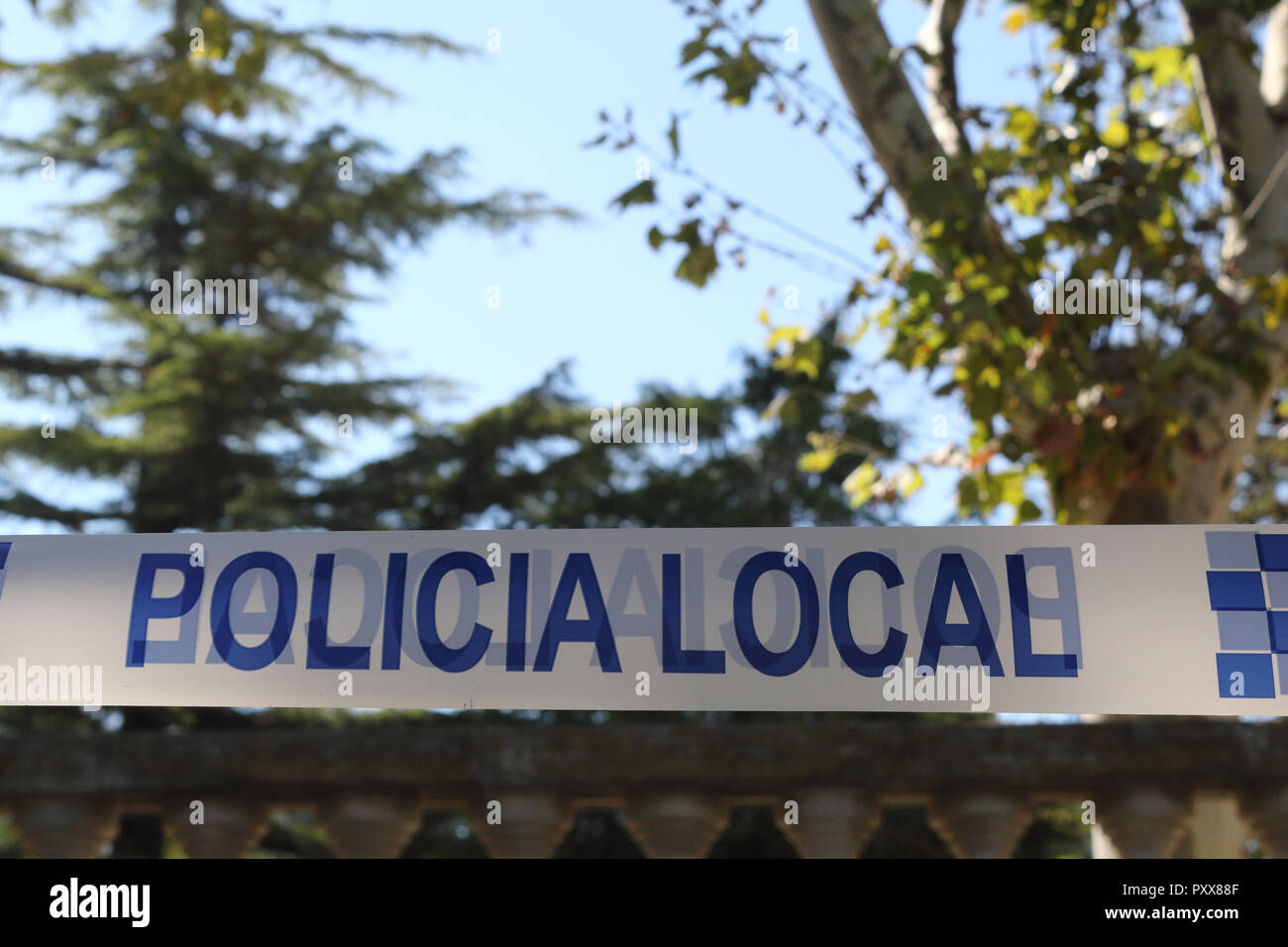 Blue and white police tape hi-res stock photography and images - Alamy