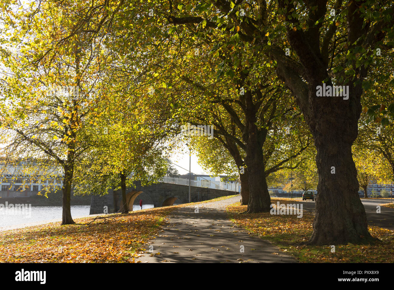 Bright sunny day at Victoria Embankment in Nottingham, Nottinghamshire ...