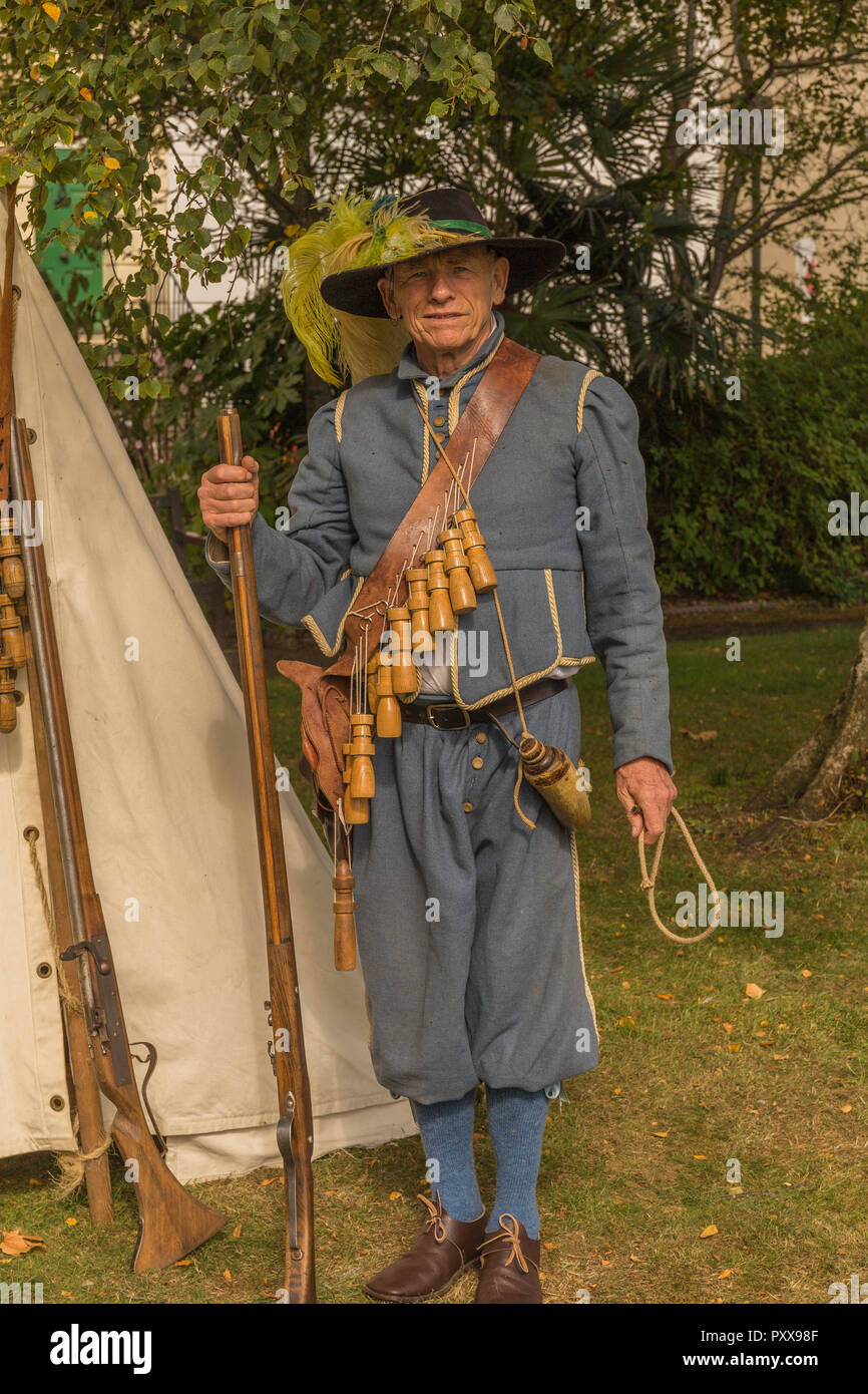 English Civil War Rifleman Stock Photo - Alamy