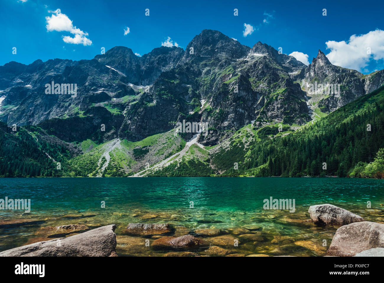 Beautiful scenery between mountains hi-res stock photography and images ...