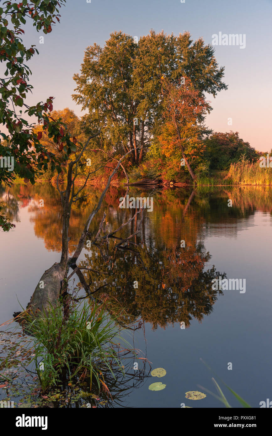 Season scenery hi-res stock photography and images - Alamy