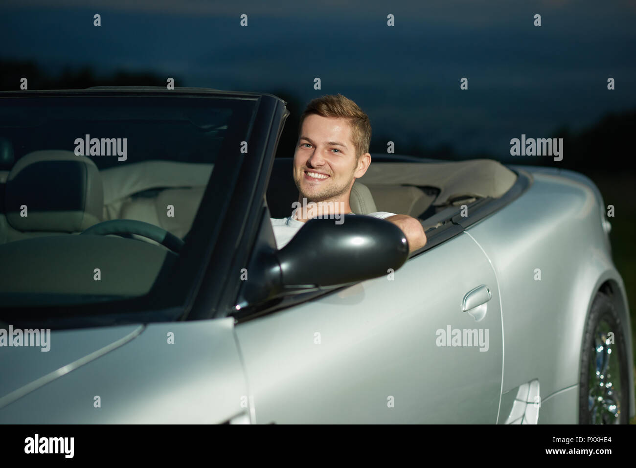 Drivers sitting hi-res stock photography and images - Alamy