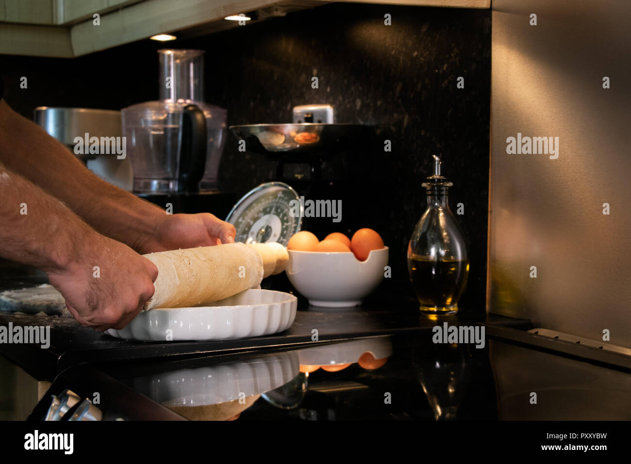 Using rolling pin hi-res stock photography and images - Alamy