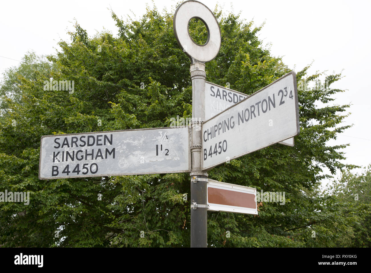 Sarsden and Kingham Signpost, Cotswolds; England; UK Stock Photo - Alamy