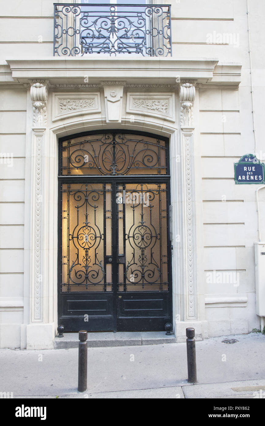 5ème rue hi-res stock photography and images - Alamy