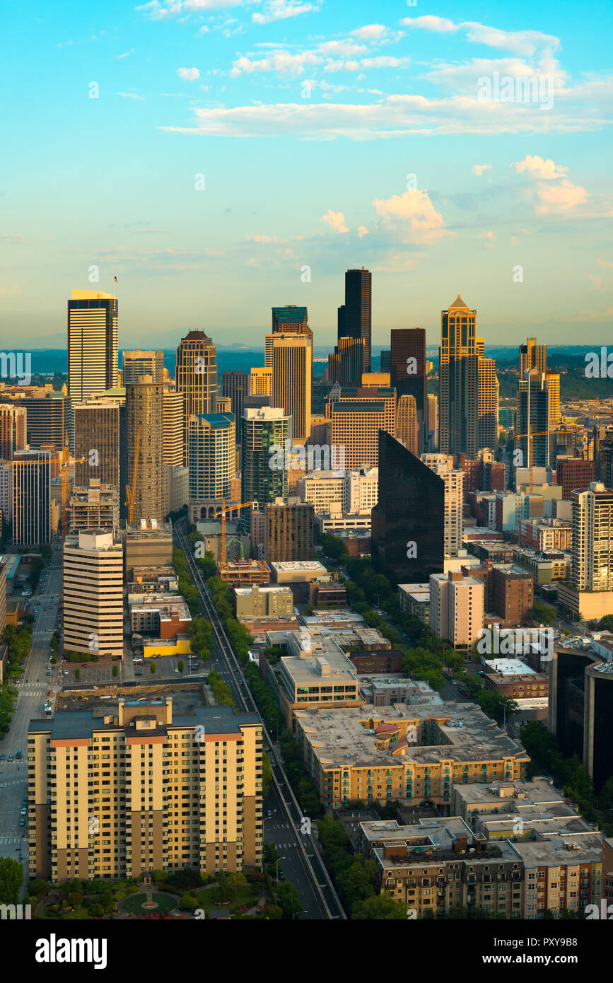 Downtown apartment usa hi-res stock photography and images - Alamy