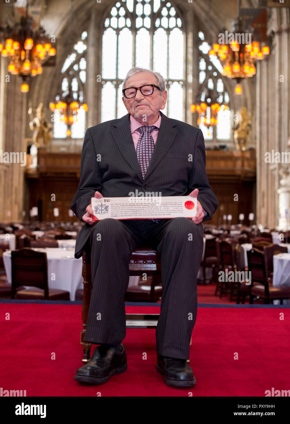 Manny Blankett, 101, the oldest resident of London's Square Mile, after ...