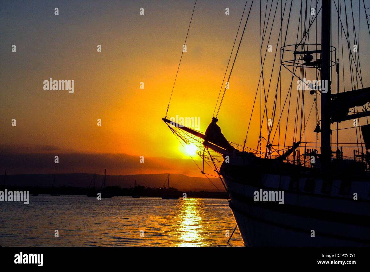 Siracusa harbour hi-res stock photography and images - Alamy