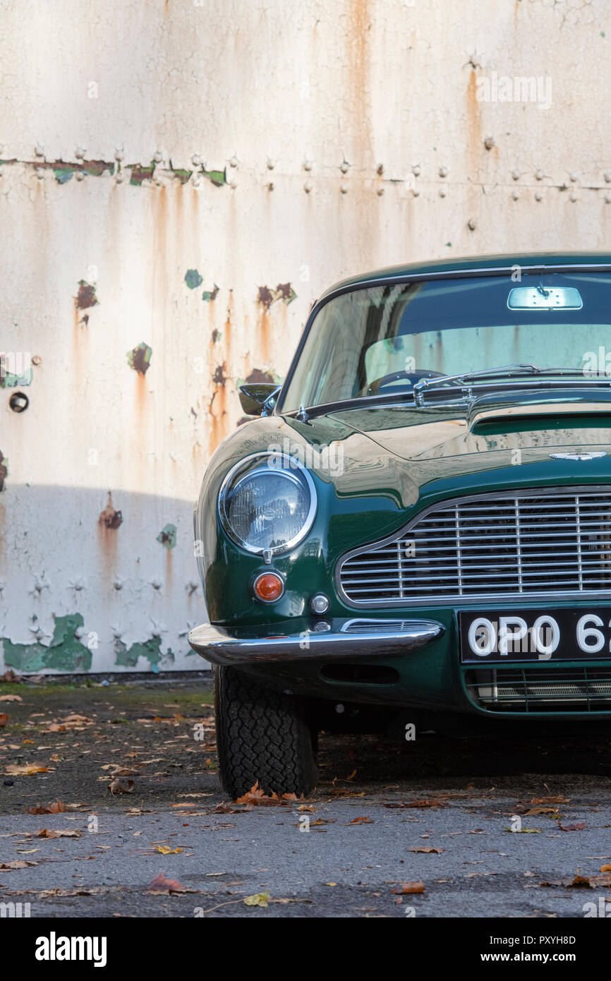 Classic british racing green hi-res stock photography and images - Alamy