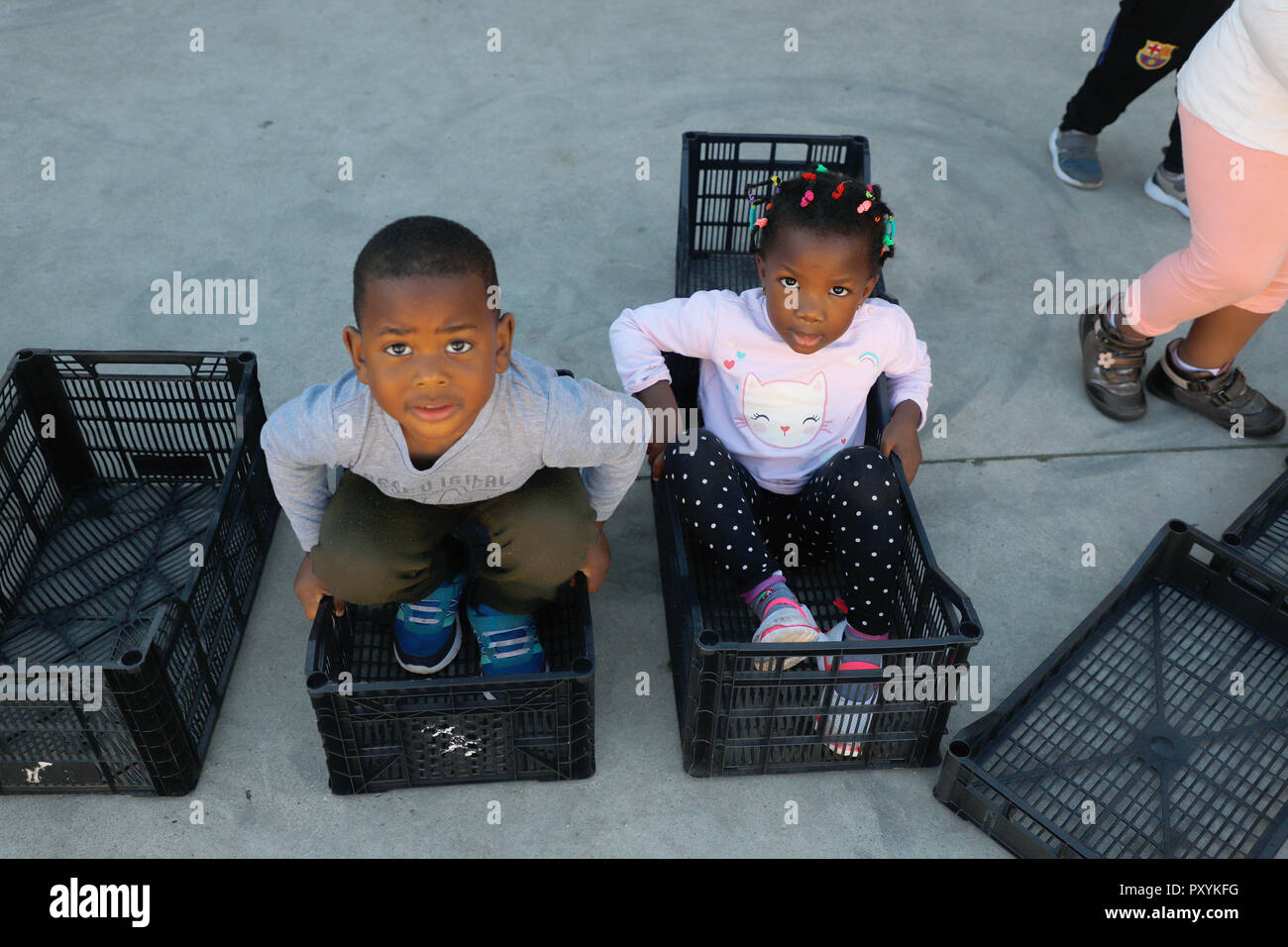 Children play during break school hi-res stock photography and images ...