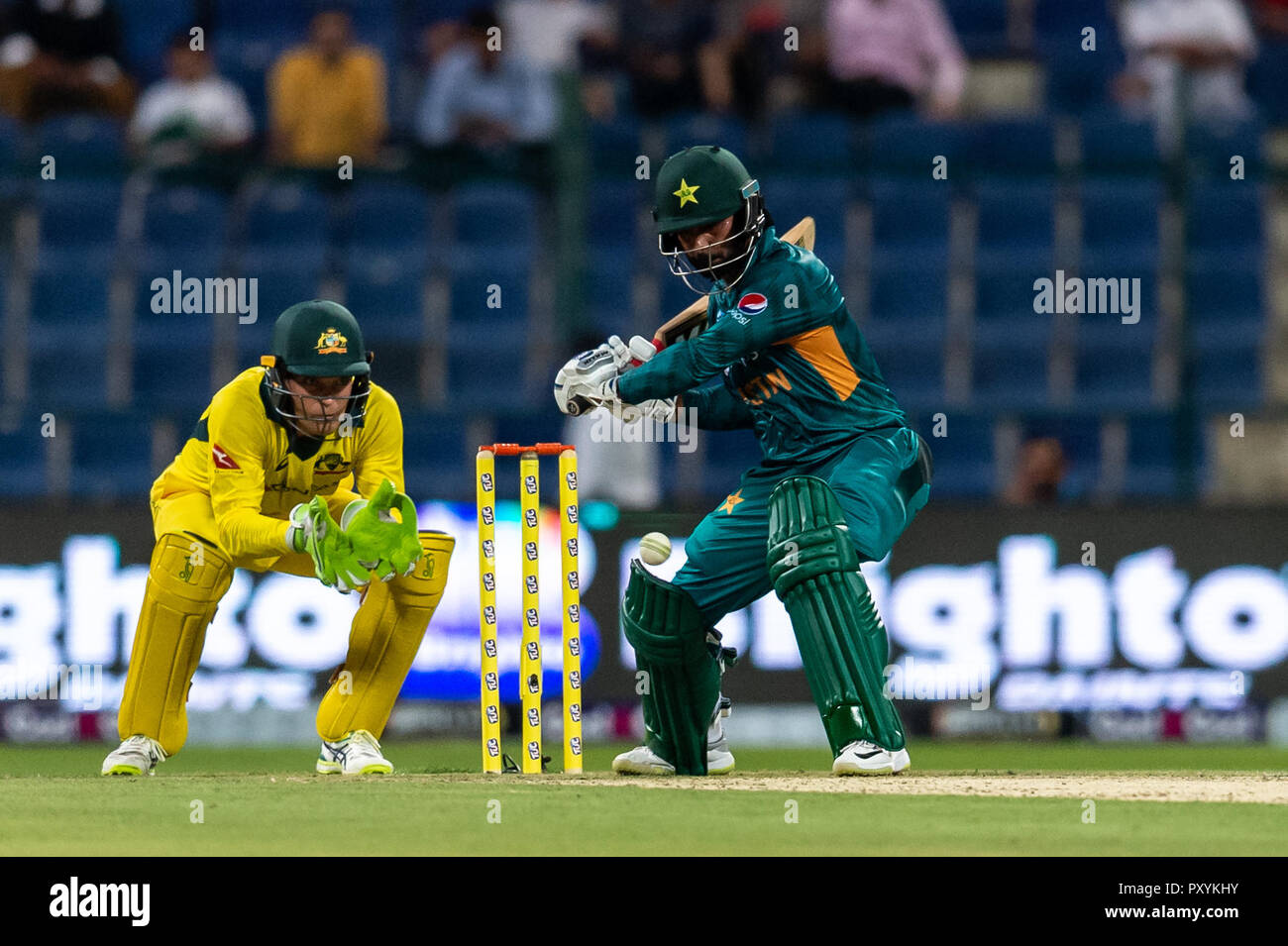 Abu Dhabi, UAE. 24th Oct, 2018. Mohammad Hafeez of Pakistan plays a ...