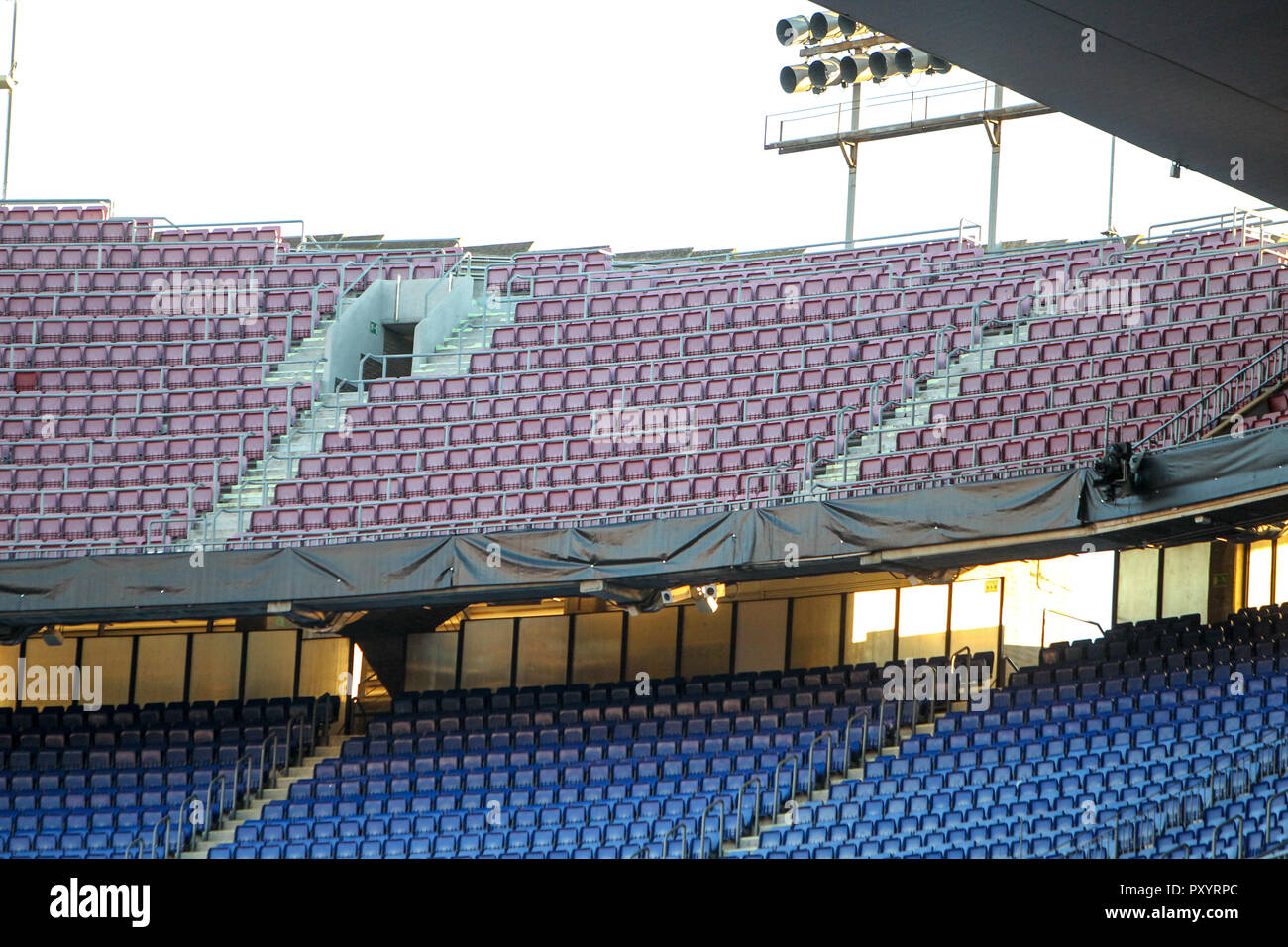 Empty camp nou hi-res stock photography and images - Alamy
