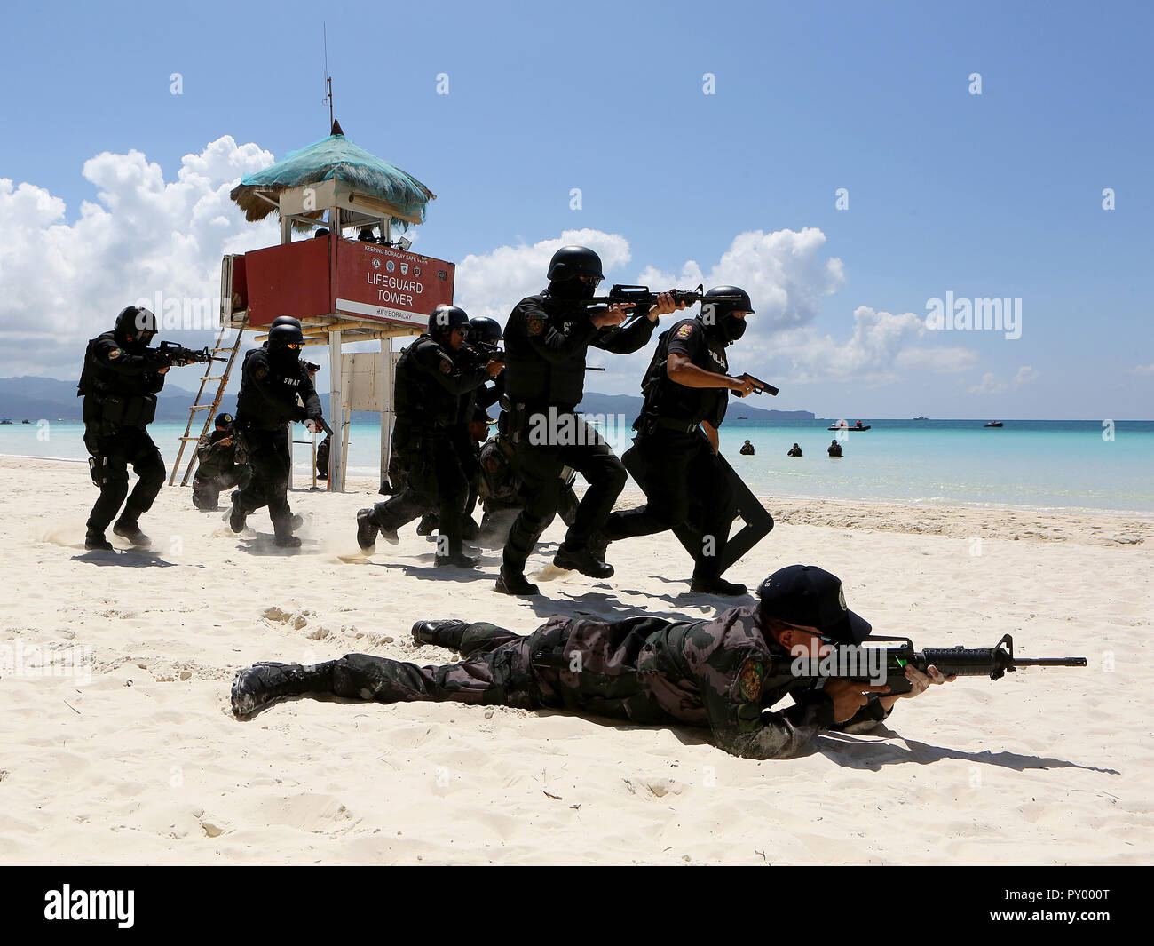 Philippine national police swat hi-res stock photography and images - Alamy