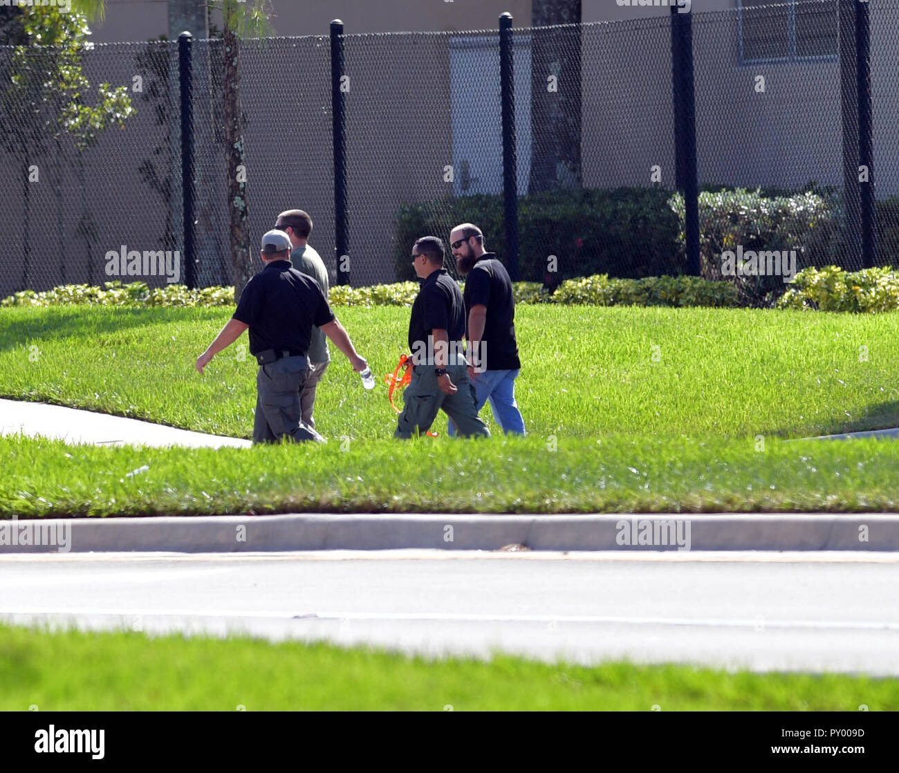 Fbi bomb squad hi-res stock photography and images - Alamy