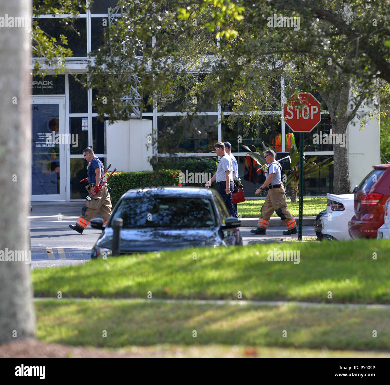 Fbi bomb squad hi-res stock photography and images - Alamy