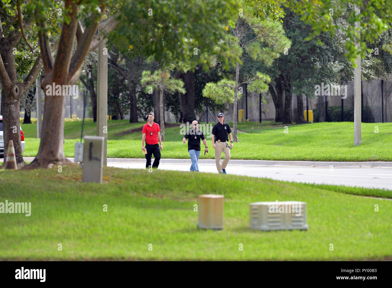 Fbi bomb squad hi-res stock photography and images - Alamy