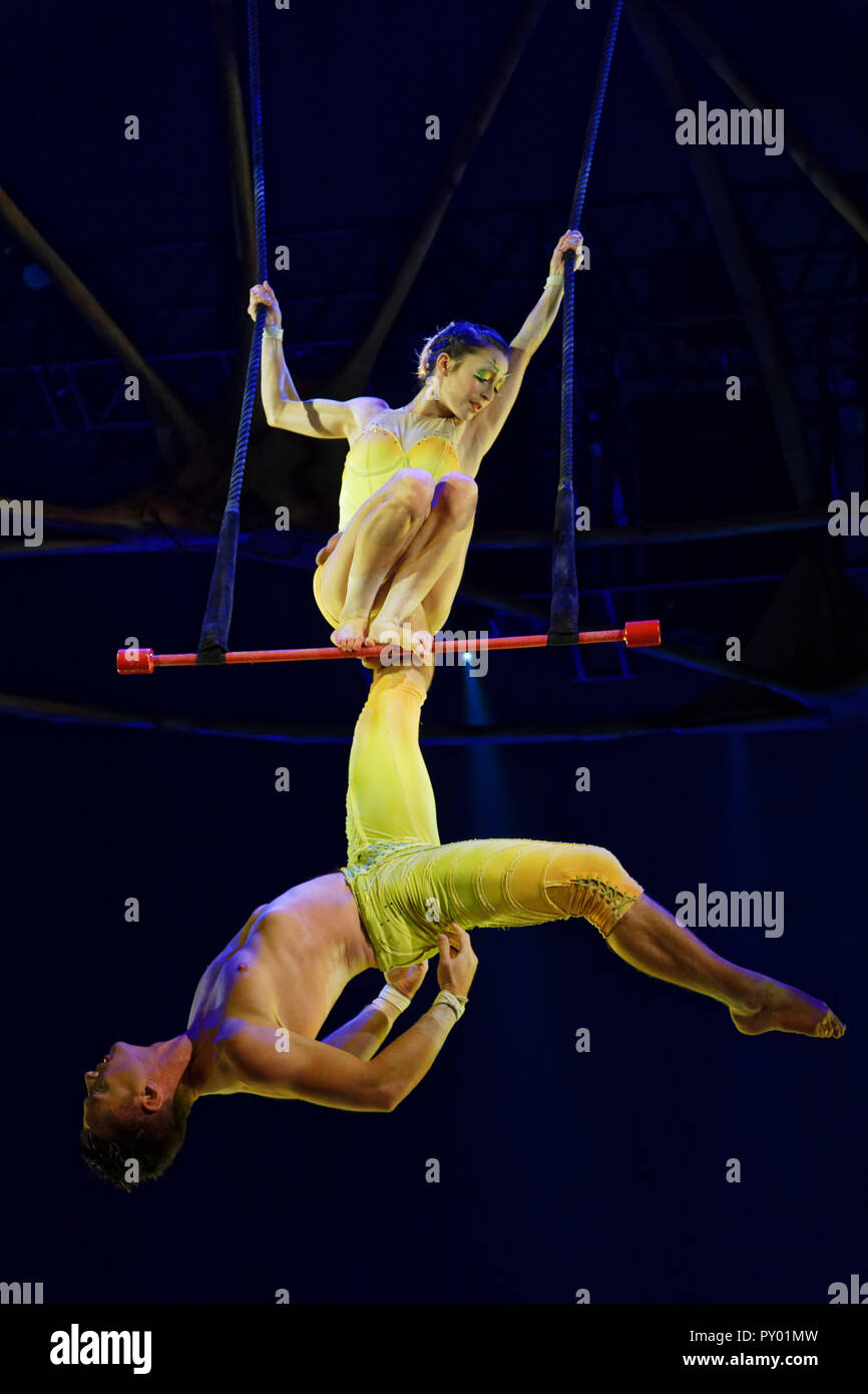 Paris, France. 24th Oct, 2018. Lovebirds, Xander Taylor and Melanie ...