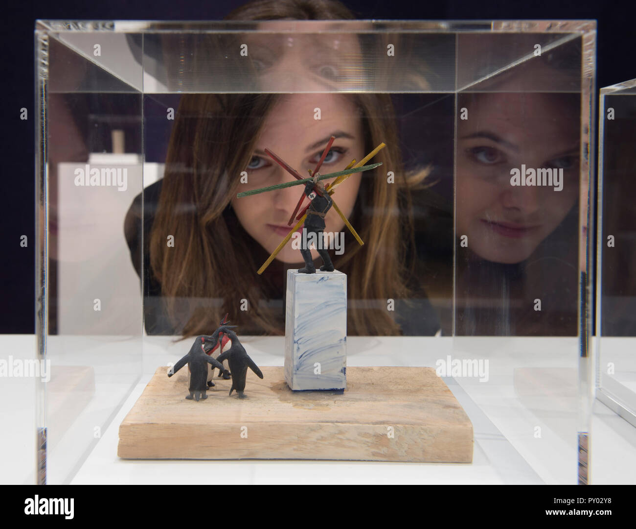 Perspex box art hi-res stock photography and images - Alamy