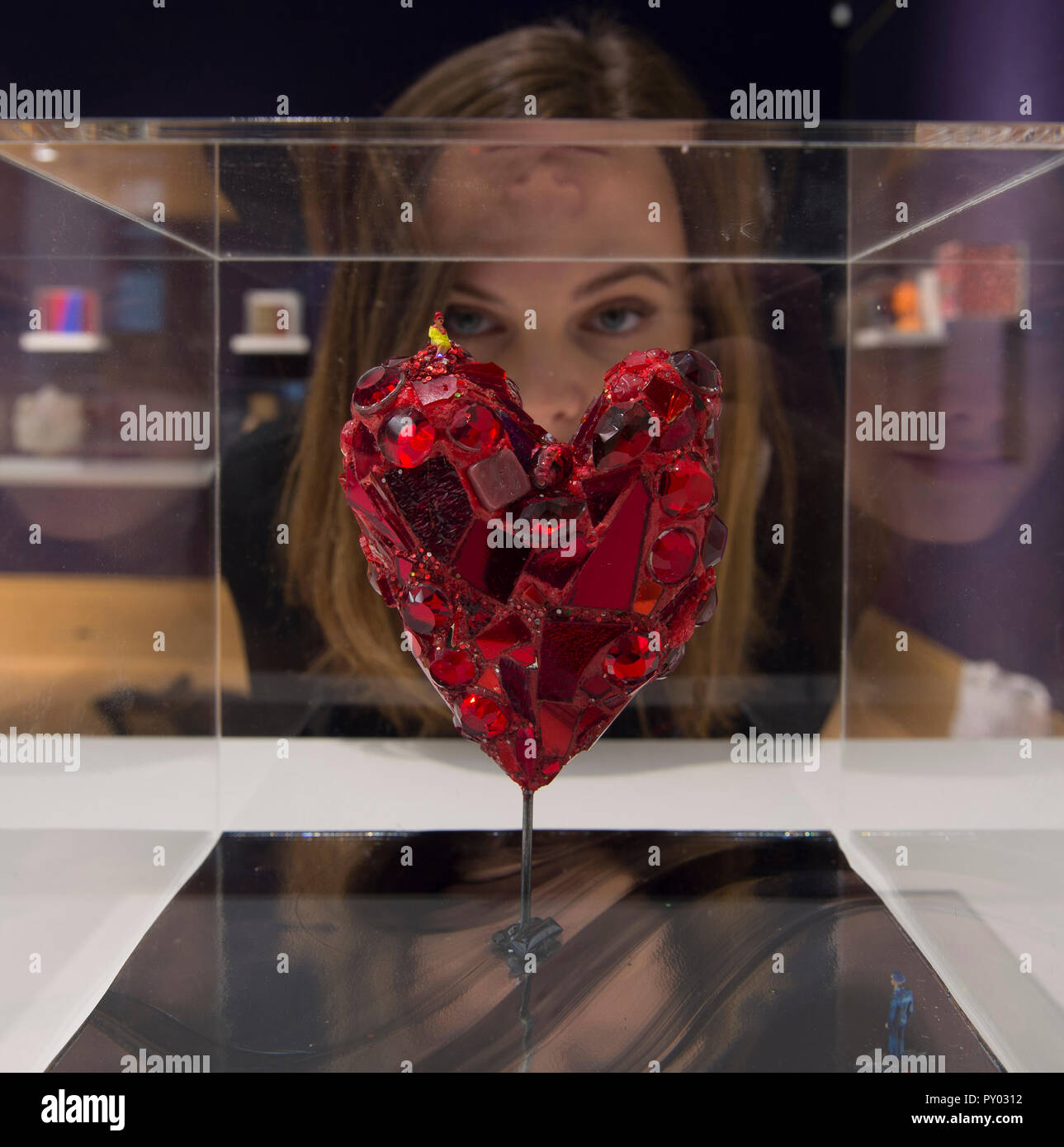 Perspex box art hi-res stock photography and images - Alamy