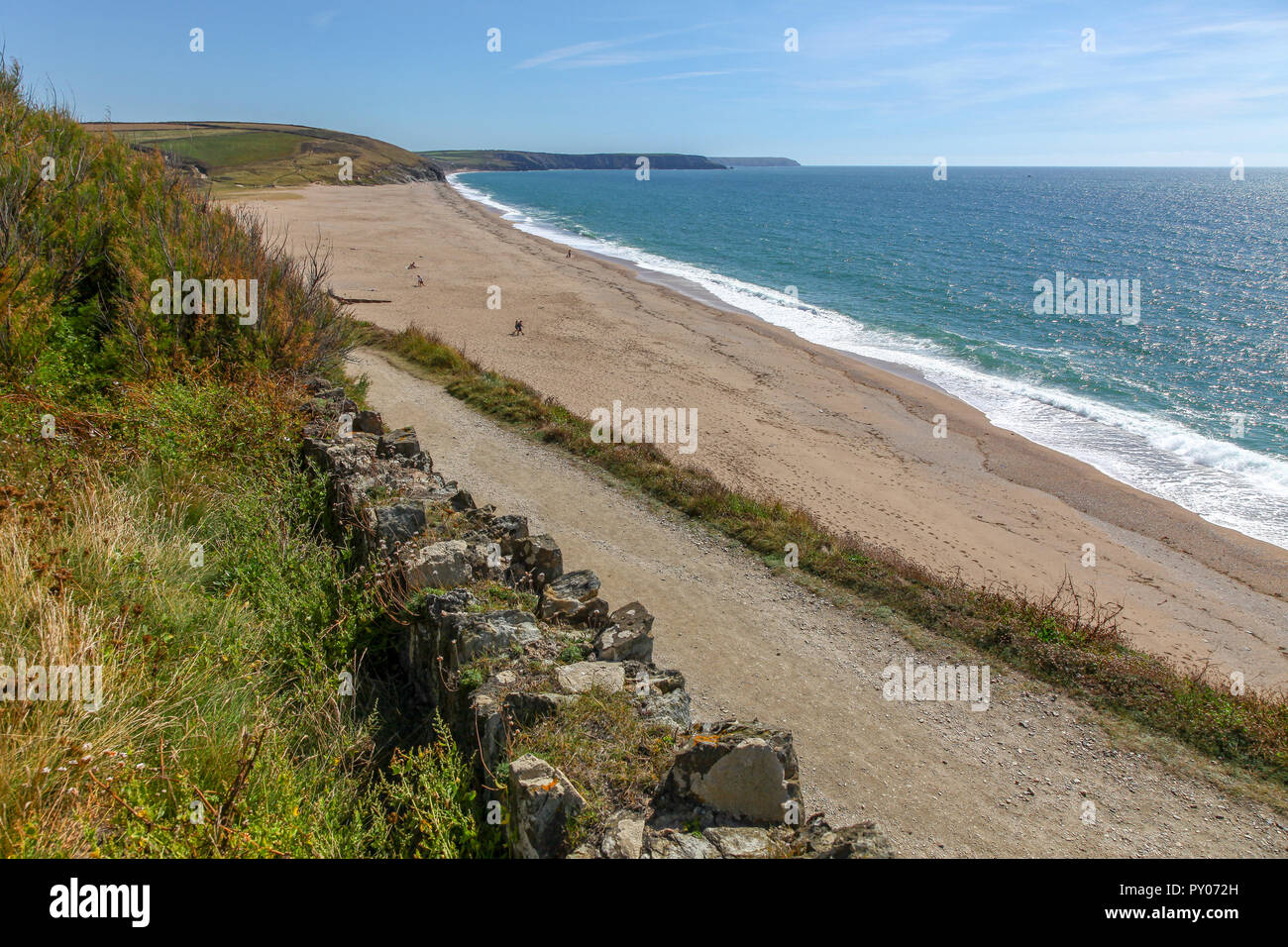 Loe bar beach cornwall hi-res stock photography and images - Alamy