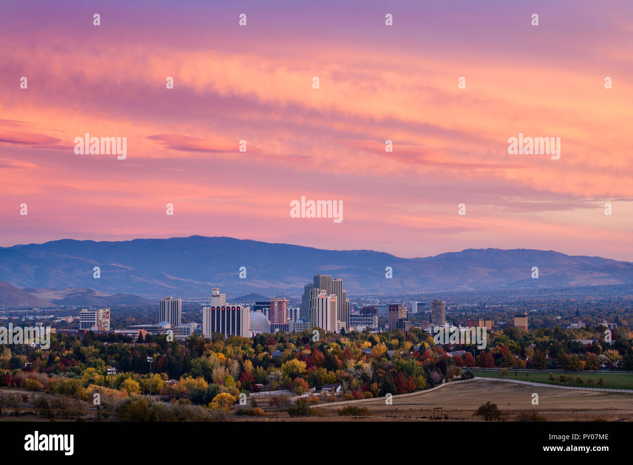 Views city downtown skyline hi-res stock photography and images - Alamy