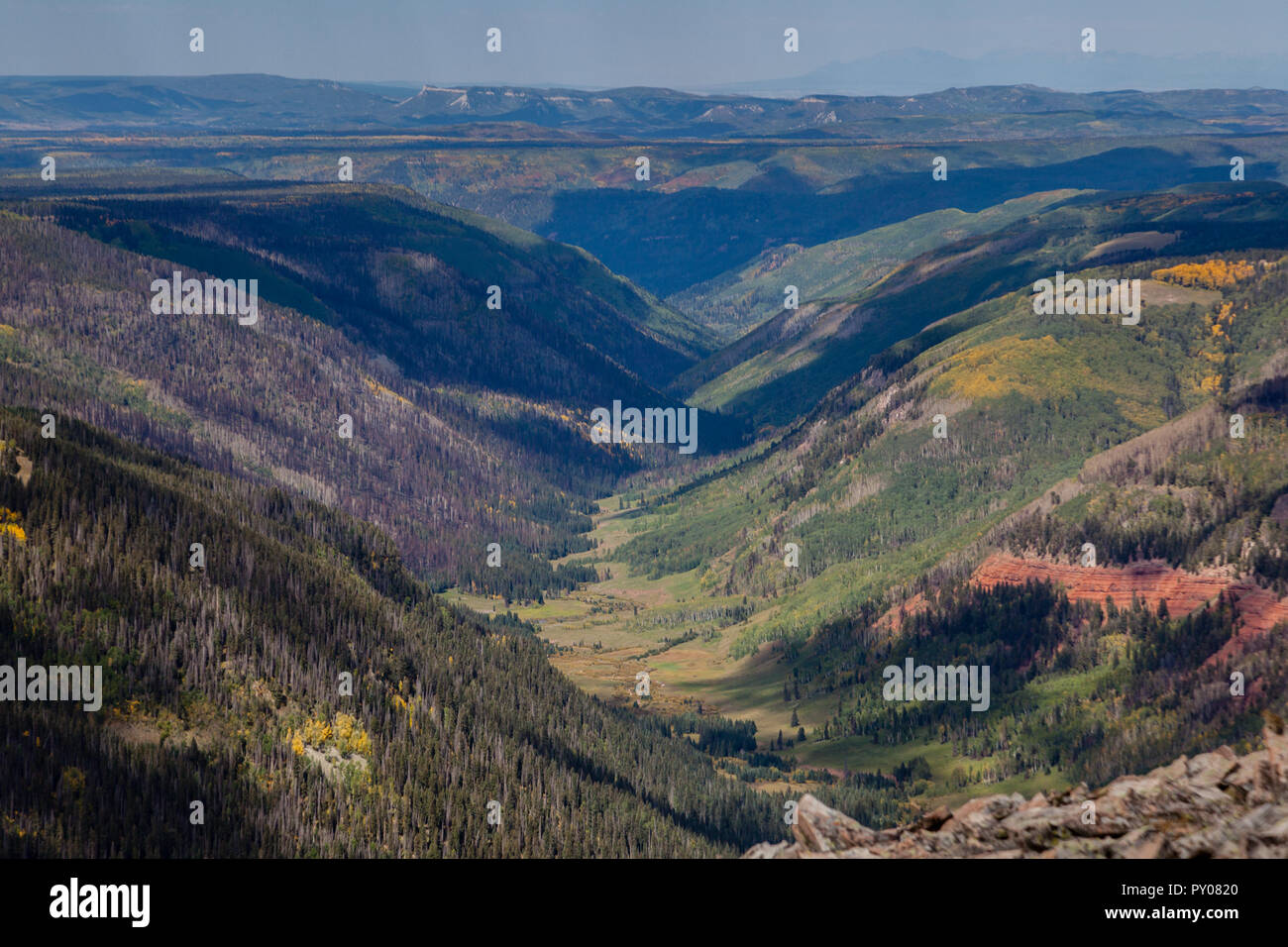 U shaped valley landscape yosemite hi-res stock photography and images ...