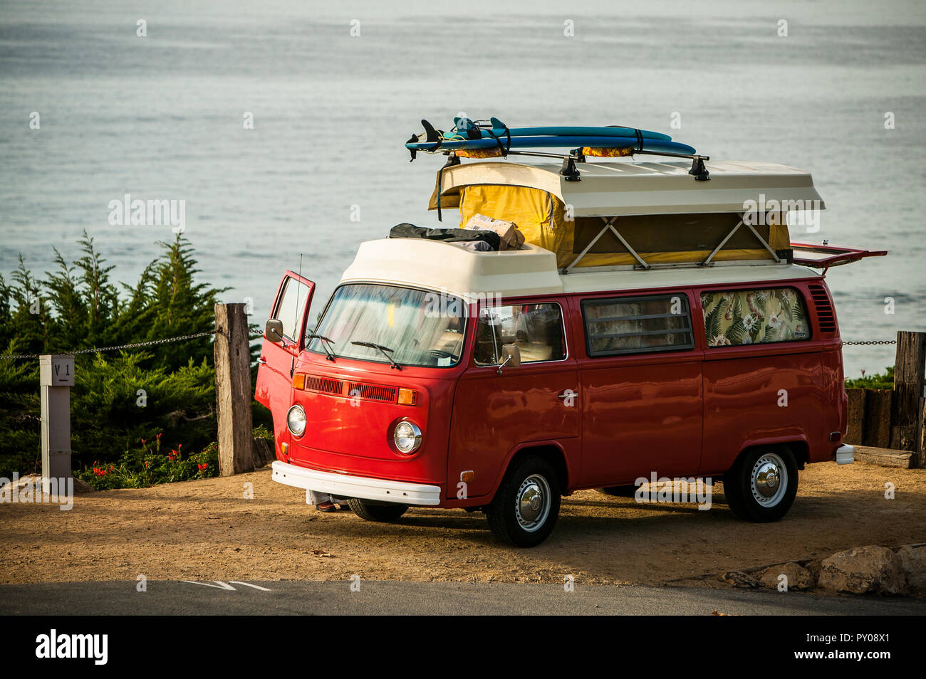 Old Volkswagen camper with surfboards Stock Photo - Alamy