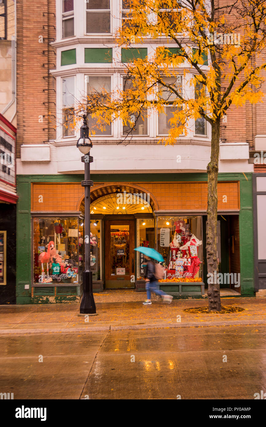 Madison wisconsin state street hi-res stock photography and images - Alamy