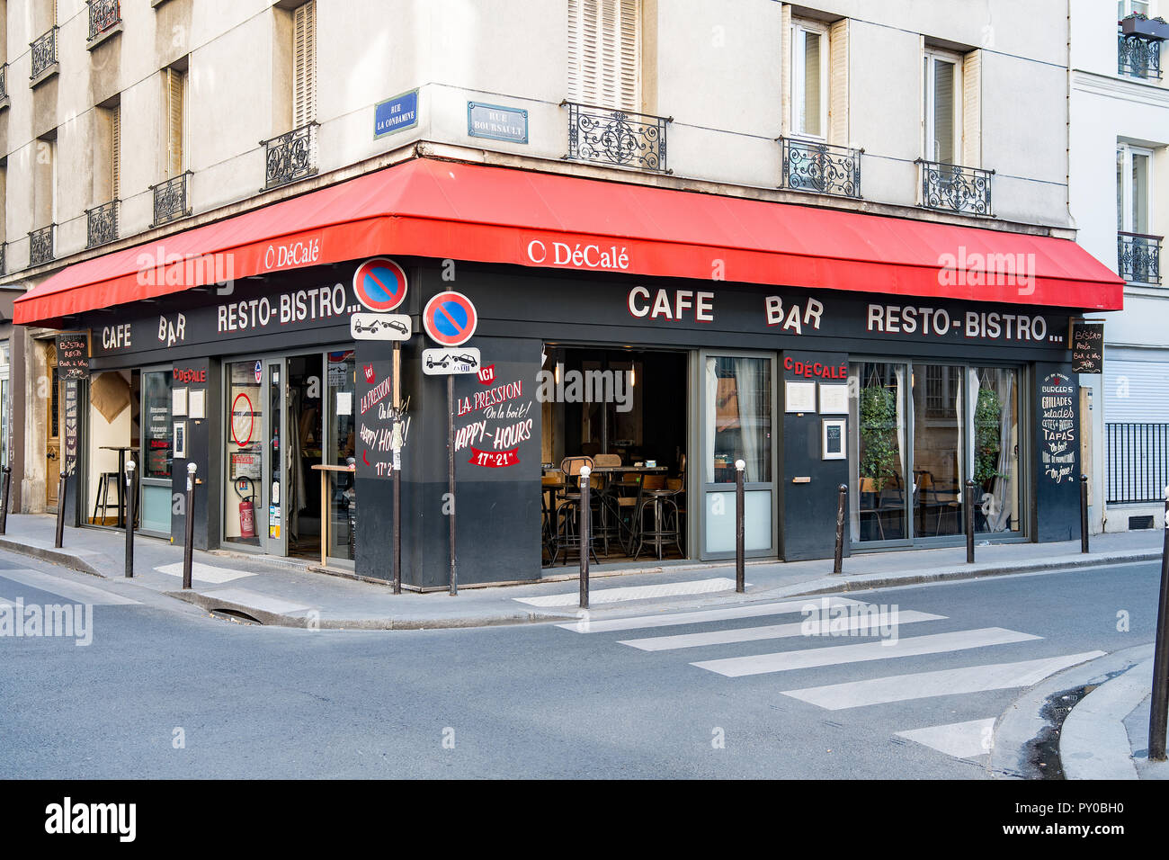 Traditional parisian architecture hi-res stock photography and images ...