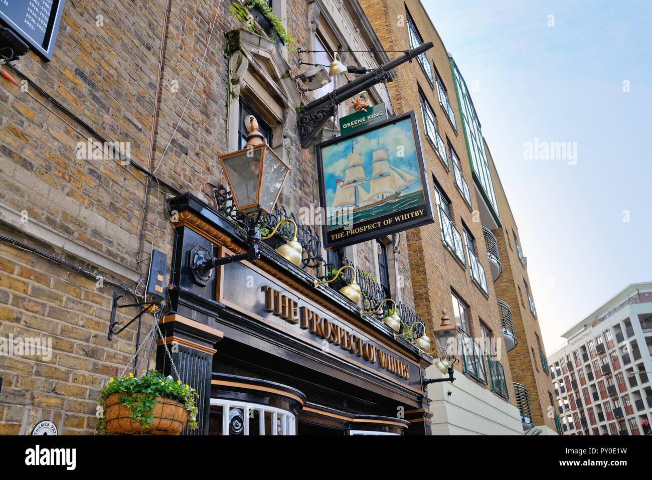 Exterior of The Prospect of Whitby pub in Wapping East London England ...