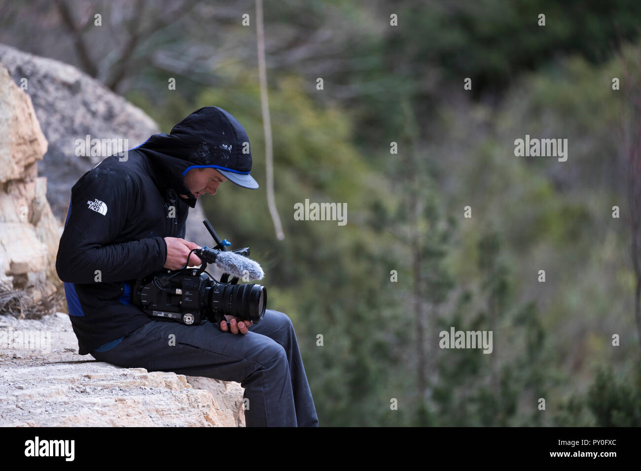Man pointing distance hi-res stock photography and images - Alamy