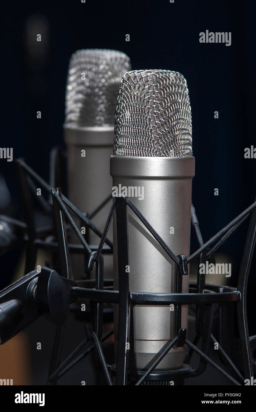 Professional podcasting studio hi-res stock photography and images - Alamy
