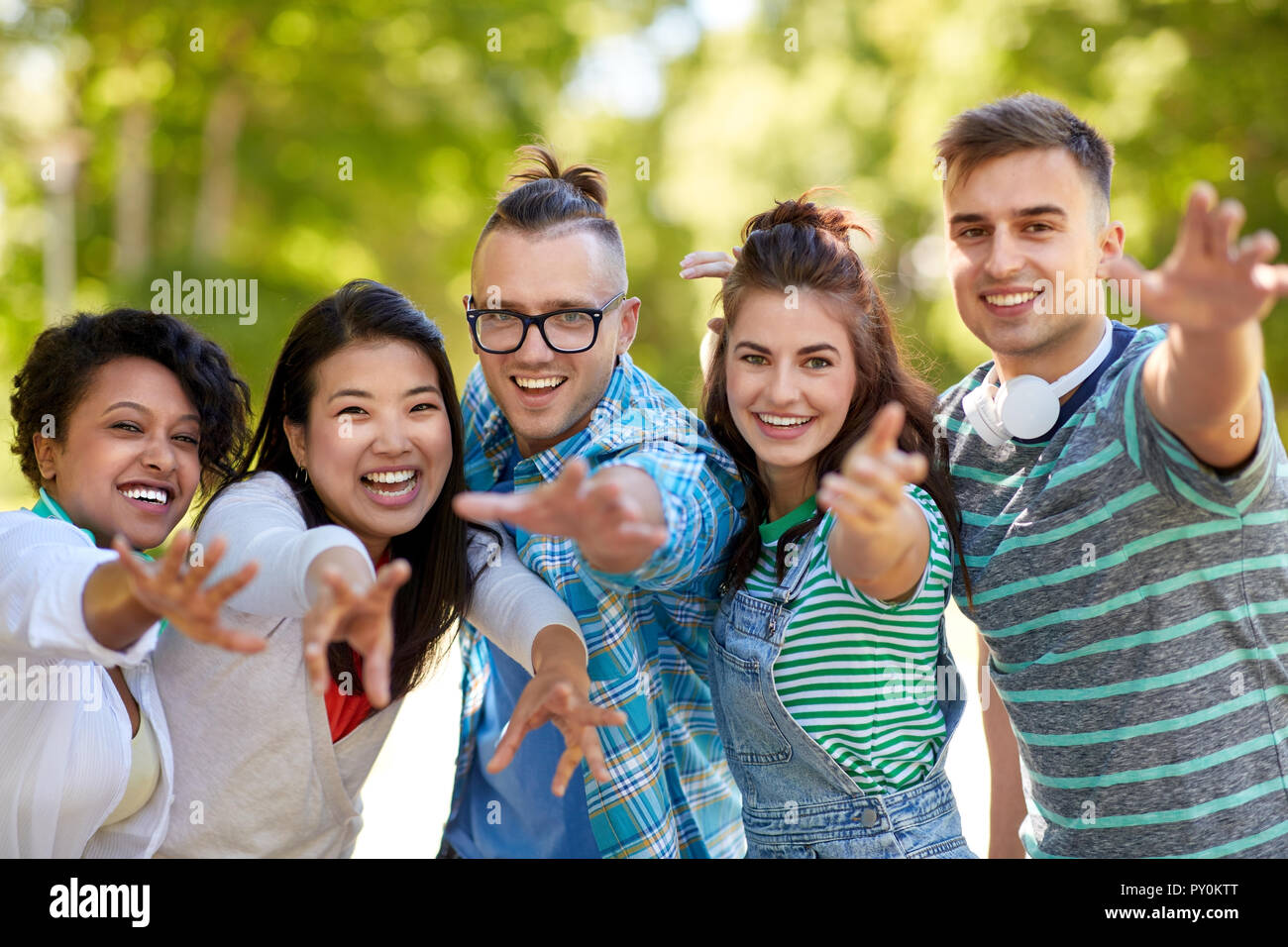 Smiling friends having fun hi-res stock photography and images - Alamy
