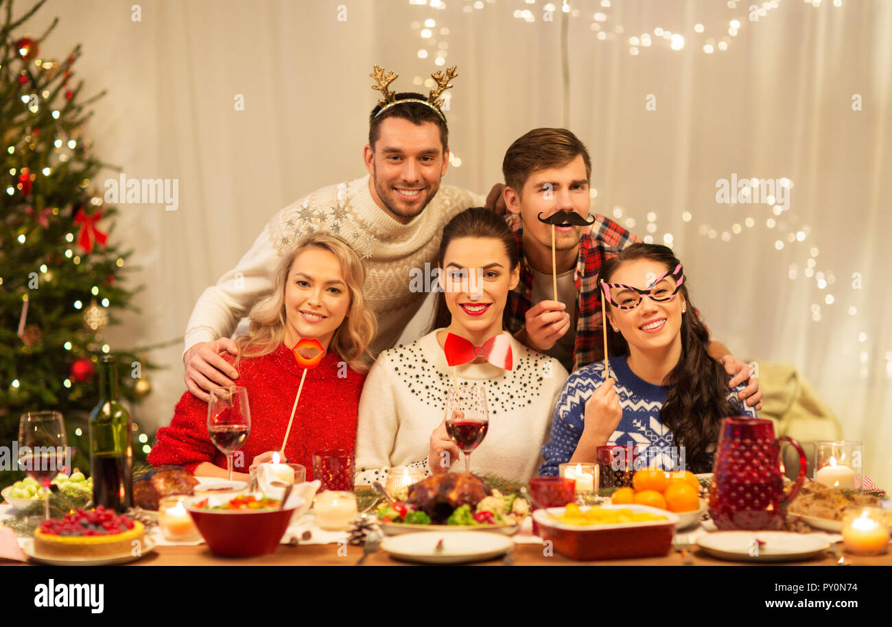 Friends feast hi-res stock photography and images - Alamy