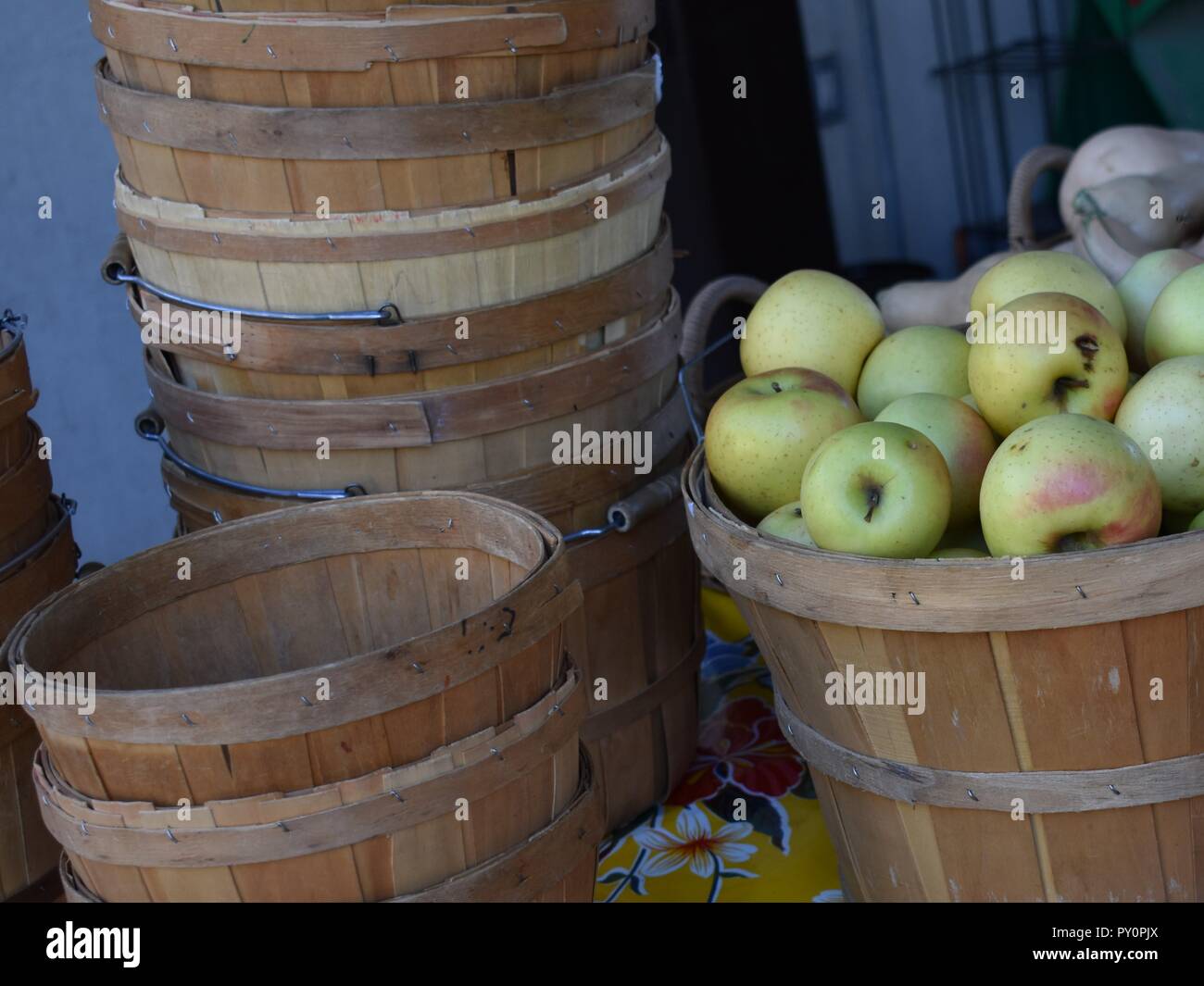 Mexican apples hi-res stock photography and images - Alamy