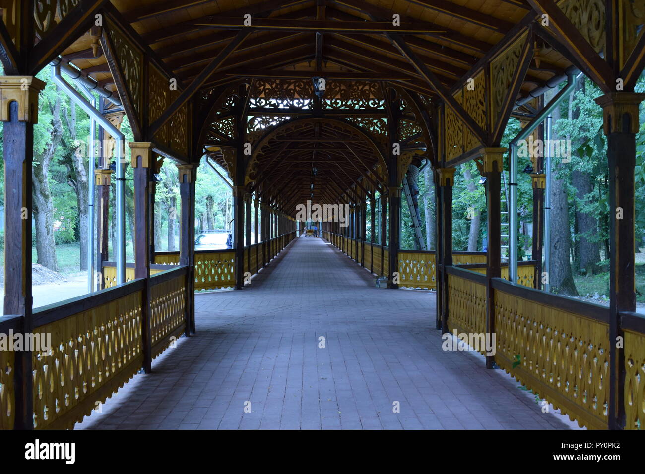 Colonnade building hi-res stock photography and images - Alamy