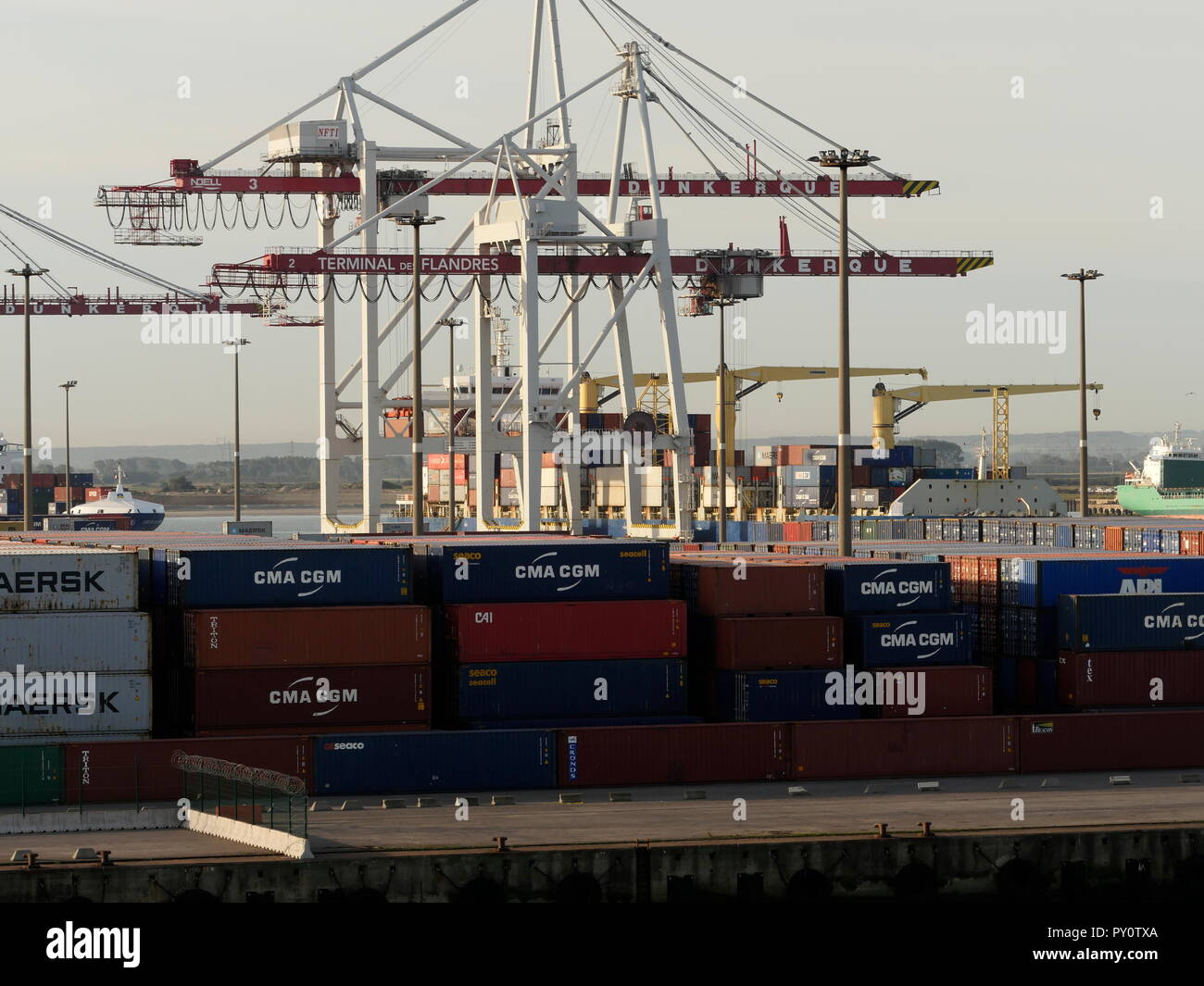 Shipping Containerisation High Resolution Stock Photography and Images ...