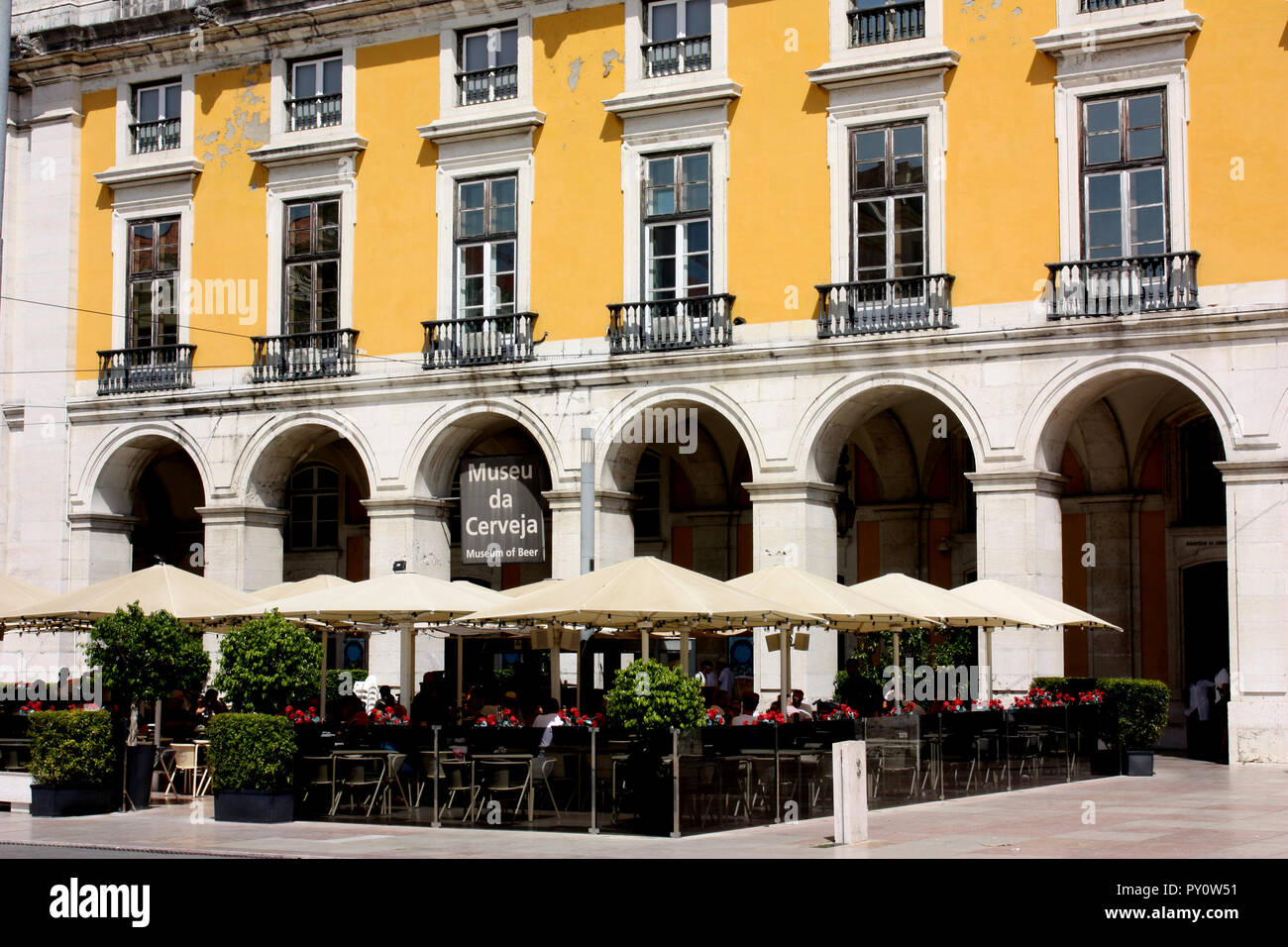 Miss portugal photos hi-res stock photography and images - Alamy