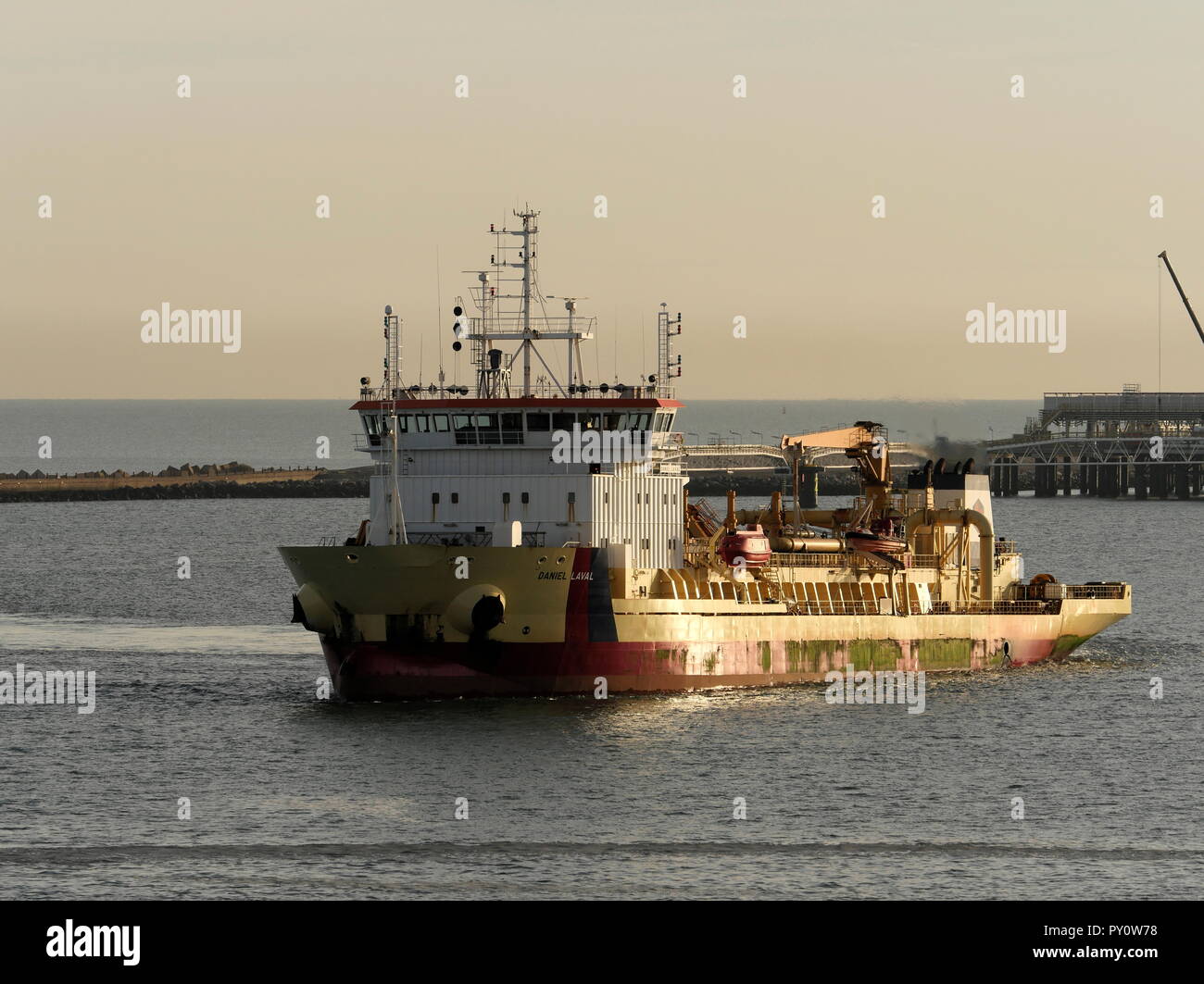 Fixed vessel position hi-res stock photography and images - Alamy