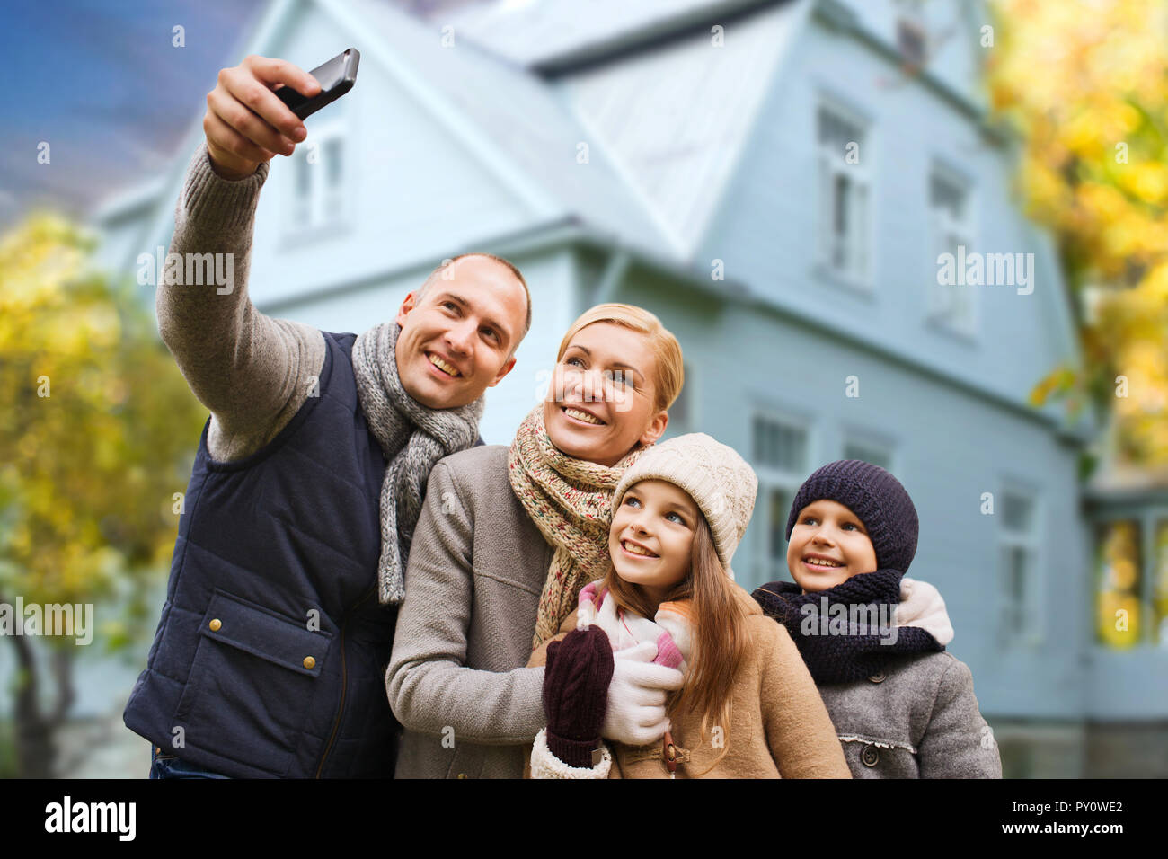 Father takes family photo hi-res stock photography and images - Alamy