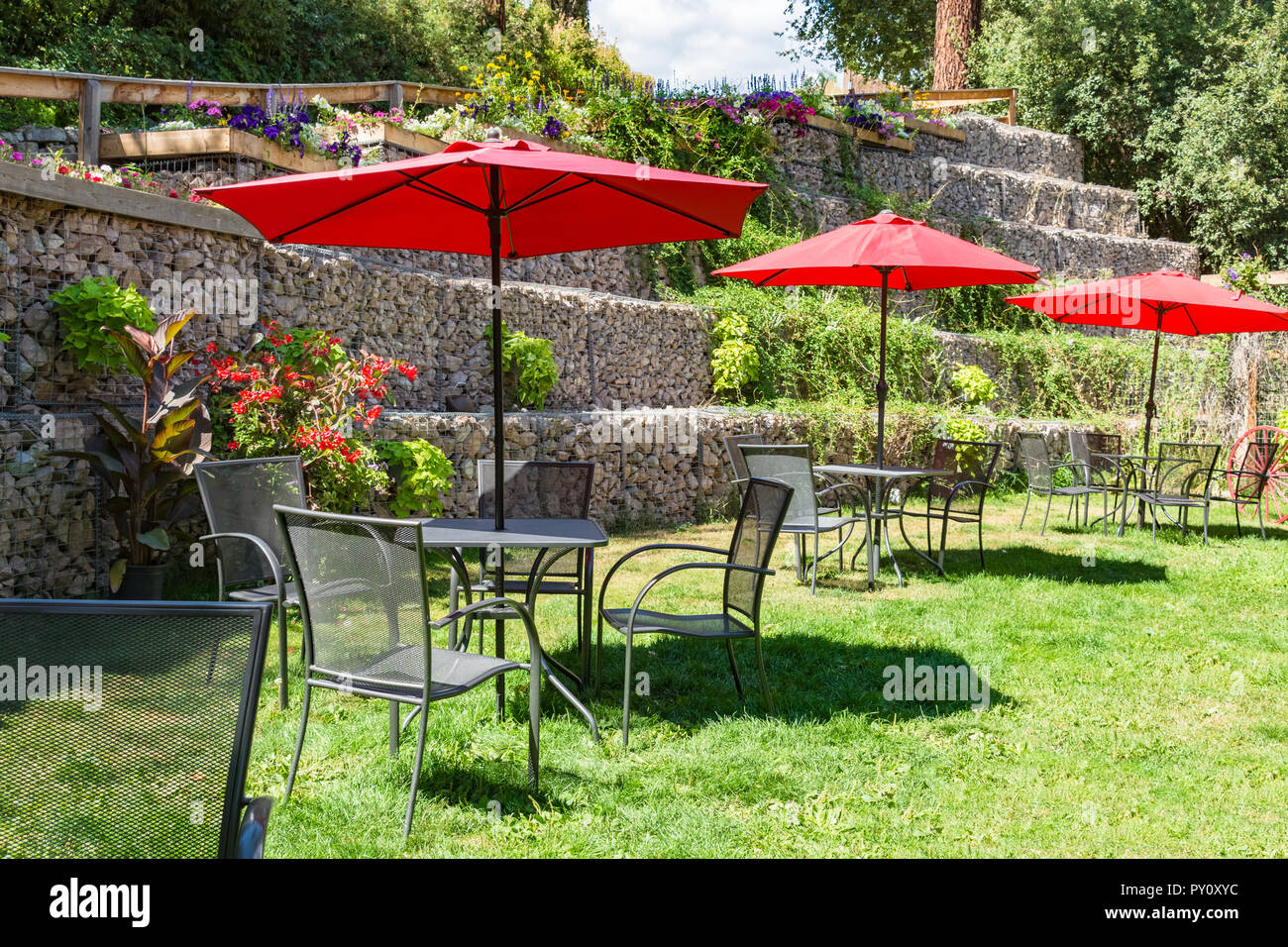 Outdoor café under canopy hi-res stock photography and images - Alamy