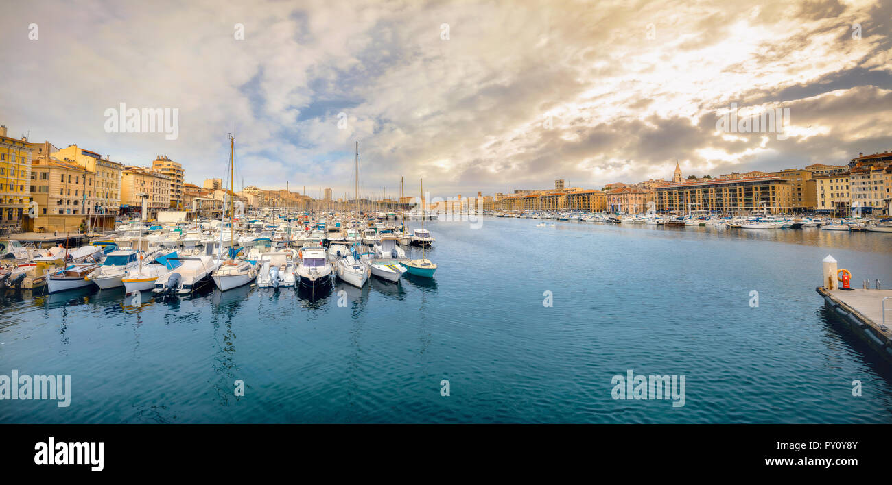 Marseille waterfront hi-res stock photography and images - Alamy