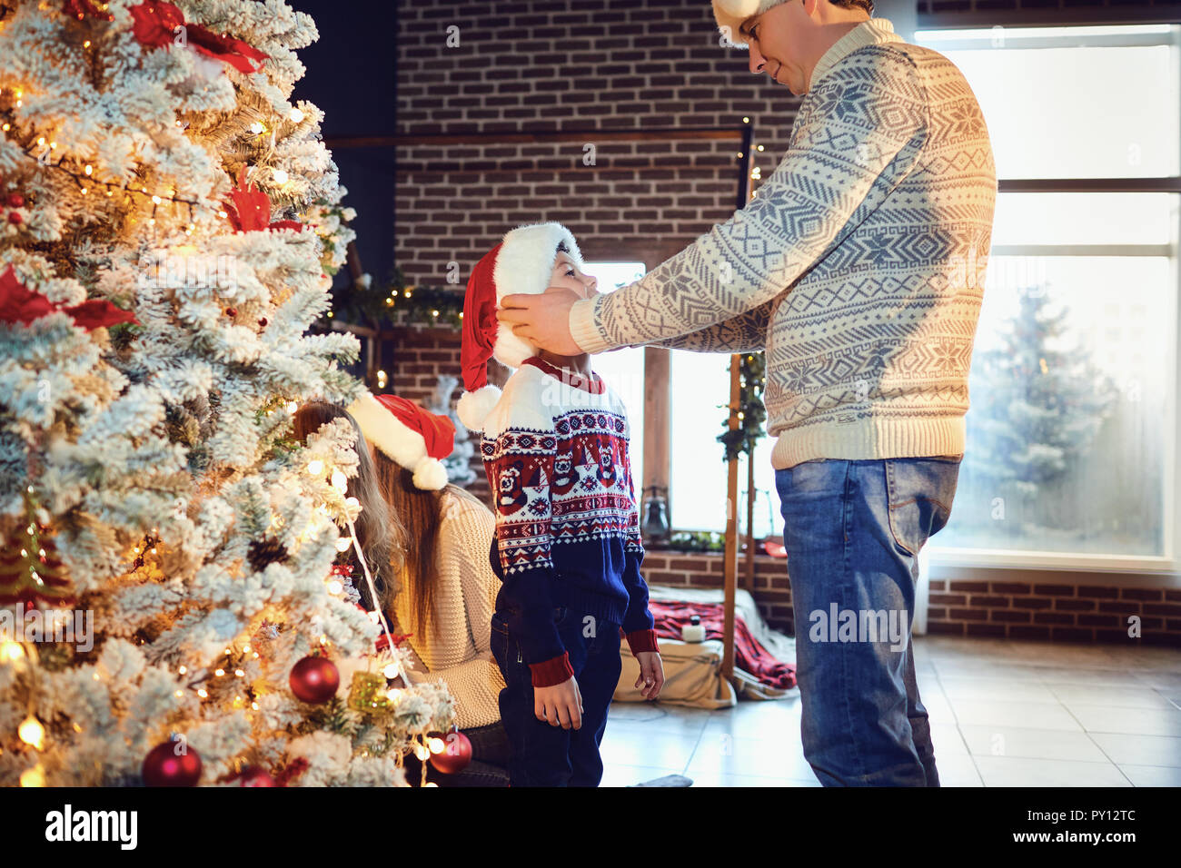 Children with father christmas hi-res stock photography and images - Alamy