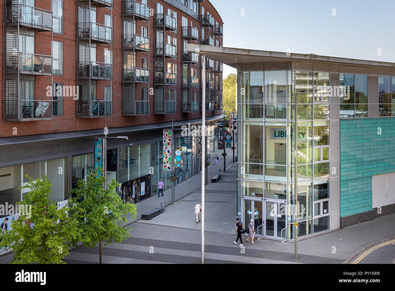 Walton on thames library hi-res stock photography and images - Alamy
