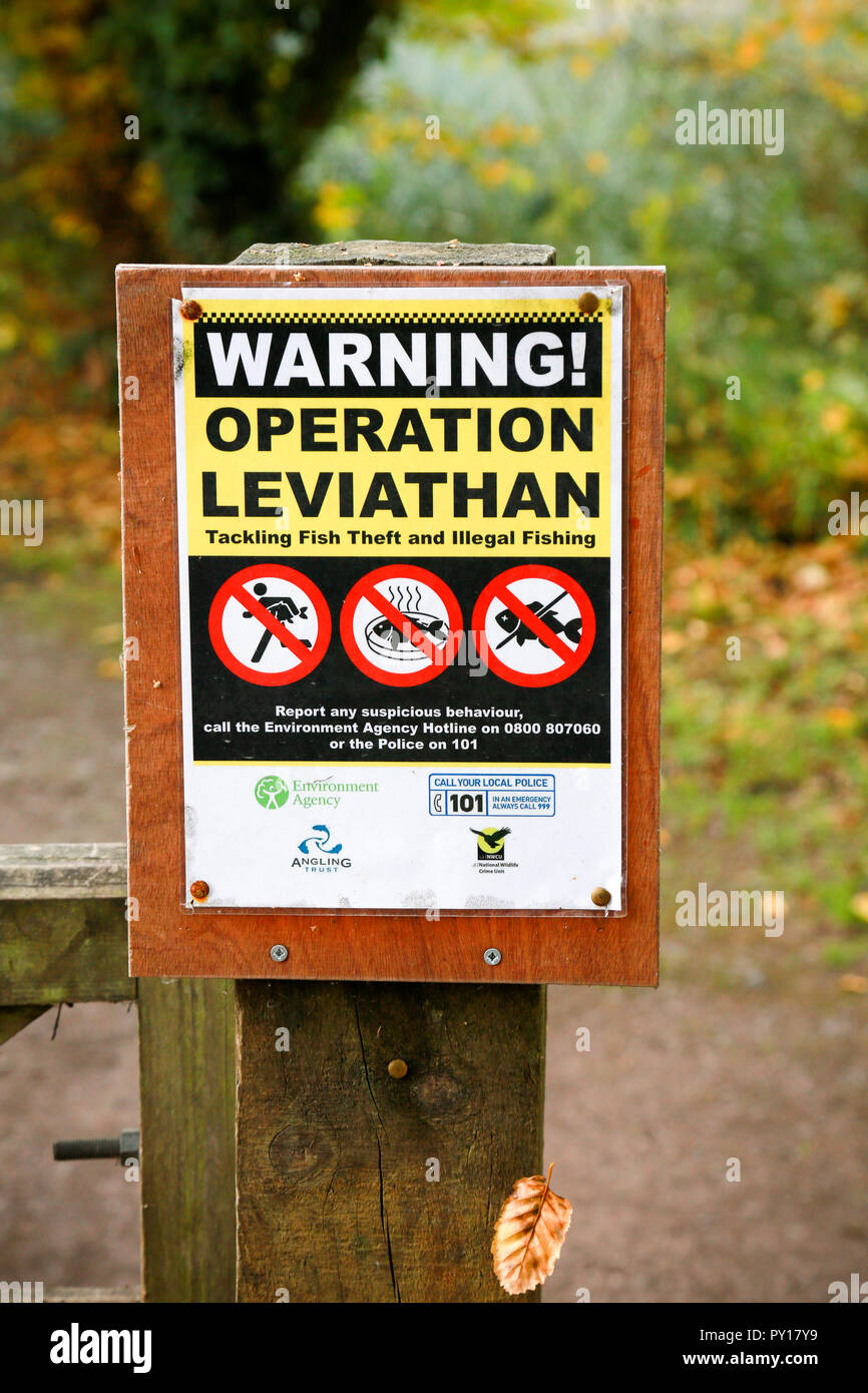 Illegal fishing warning sign hi-res stock photography and images - Alamy