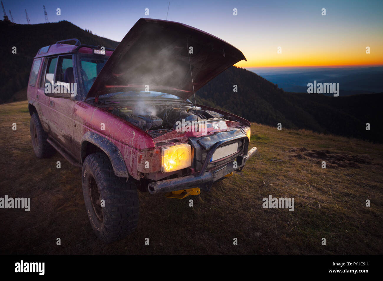 Car steam breakdown hi-res stock photography and images - Alamy