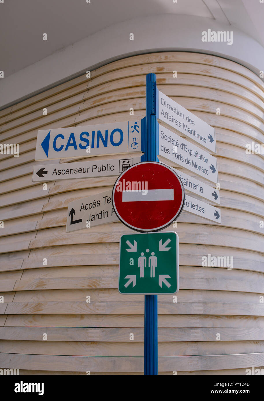 Direction sign board roundabout hi-res stock photography and images - Alamy