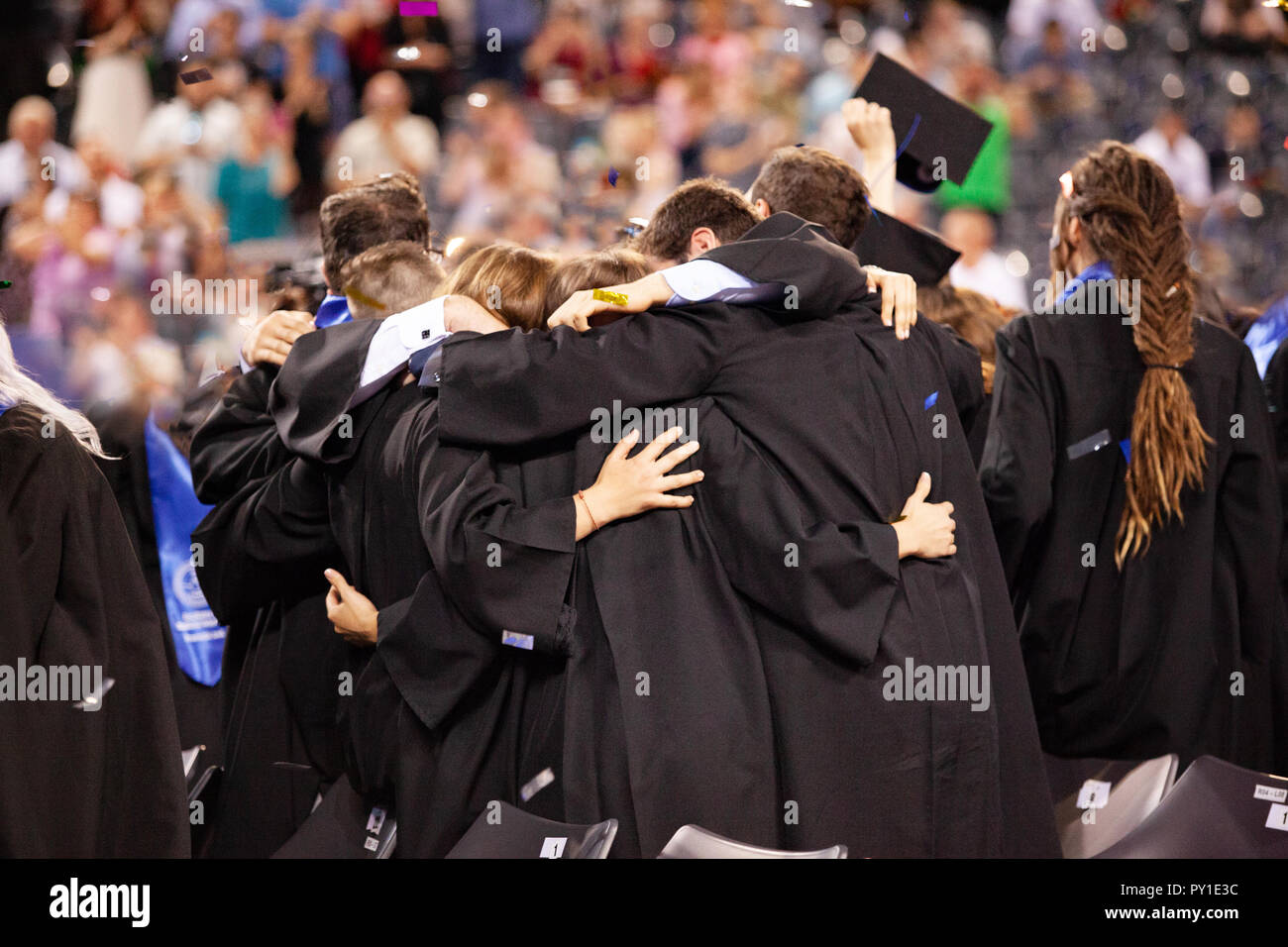 Students celebrating graduation hi-res stock photography and images - Alamy