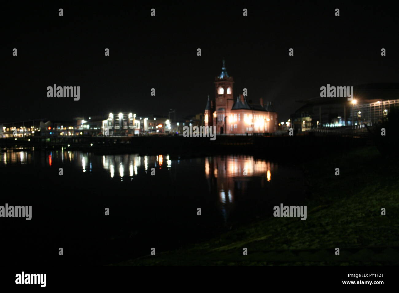 Cardiff bay beach hi-res stock photography and images - Alamy