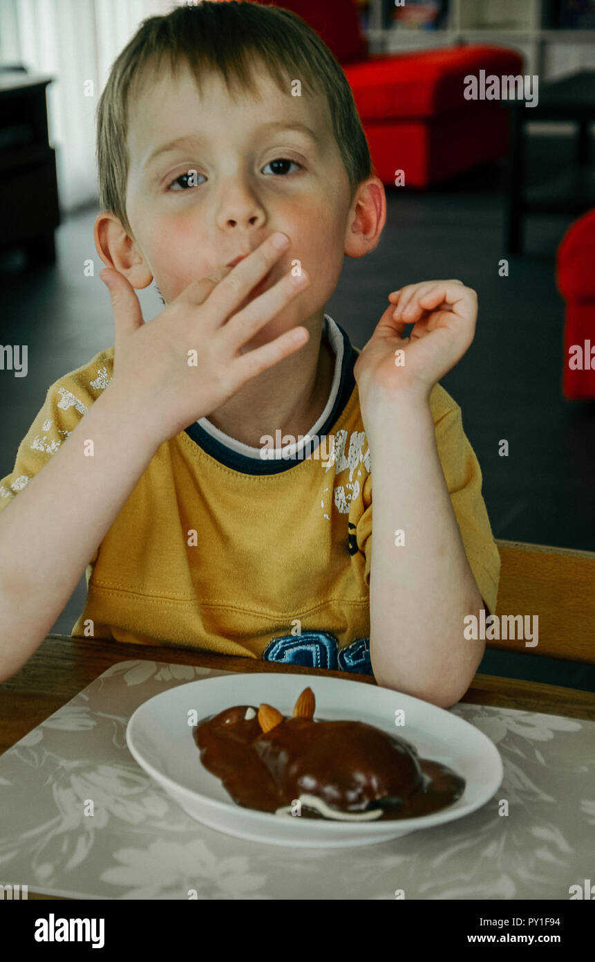 Picky eater face hi-res stock photography and images - Alamy